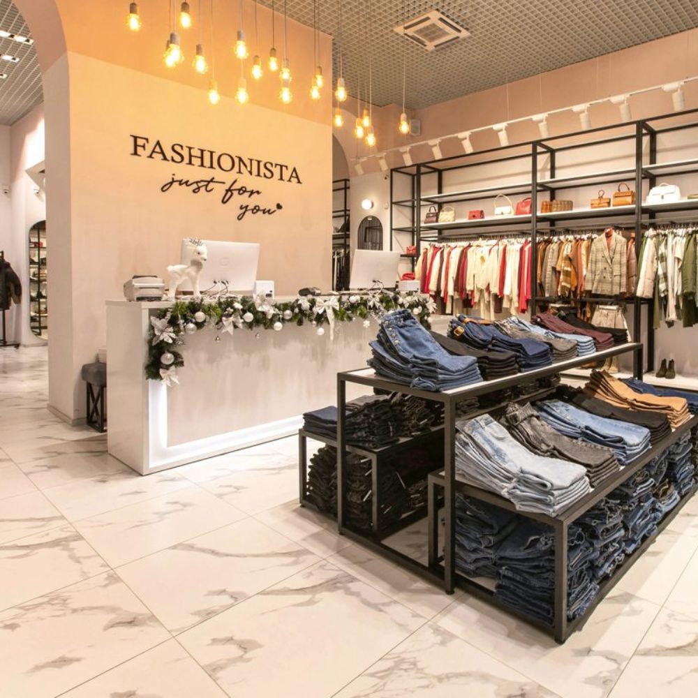 Đèn Ray Nam Châm Cho Shop Thời Trang Nên Chọn Loại Nào?